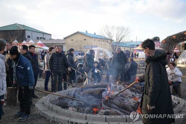 Yangchon Dried Persimmon Festival Attracts 120,000 Visitors to Nonsan