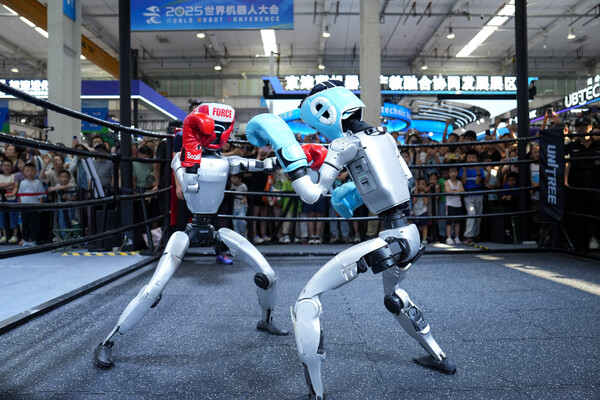 China deploys 100 humanoid robots in manufacturing plant, marking world ...