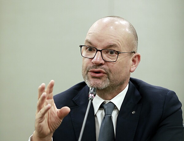 Mercedes-Benz CTO calls South Korea a key partner as cooperation ...